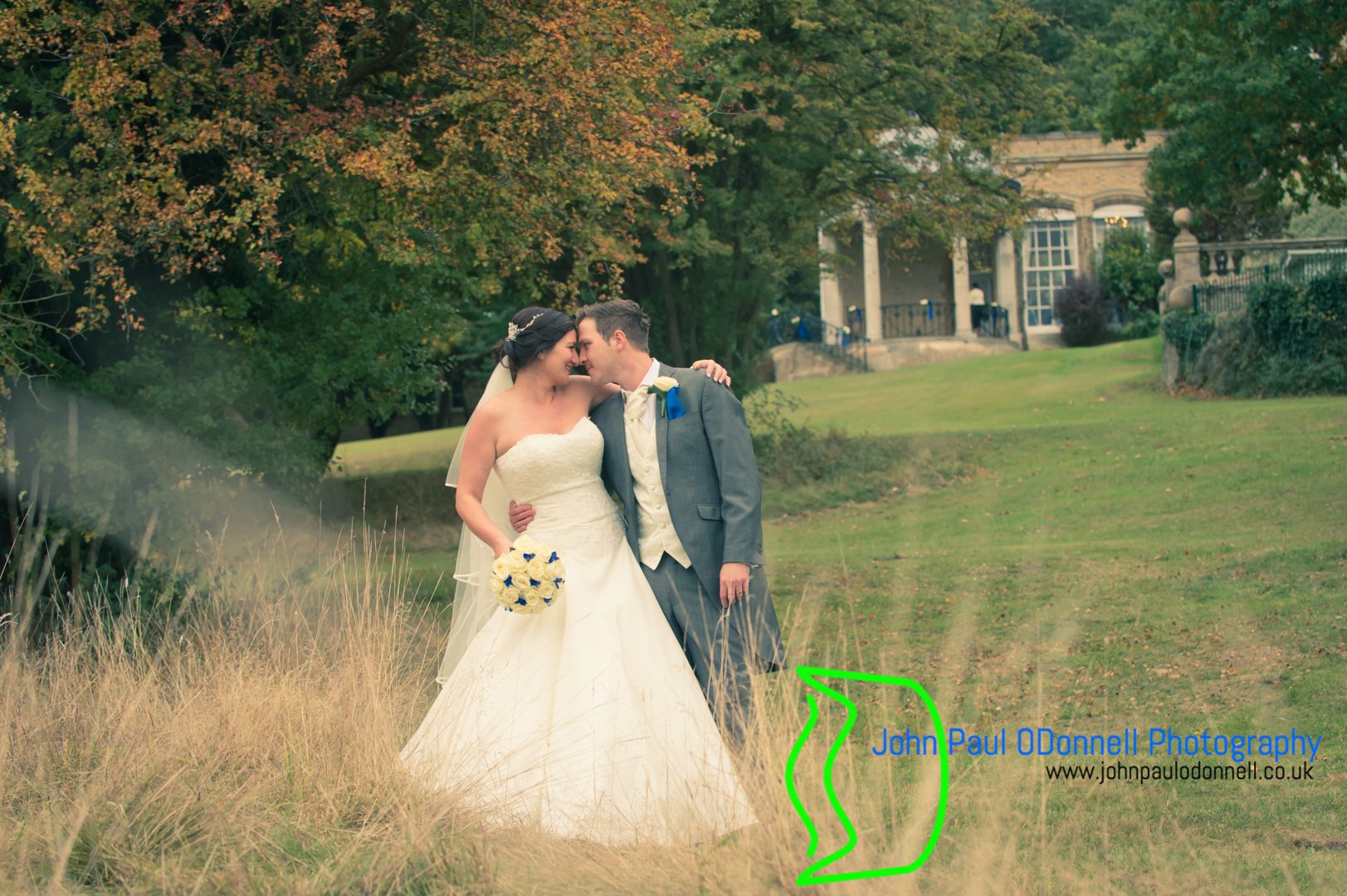 Traditional wedding photography at ponsbourne park herts